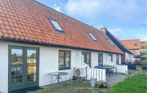 Stunning Home In Gudhjem With Sauna - Dänemark