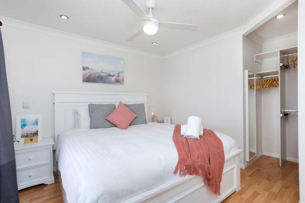 Incredible Family Home In The Heart Of Beldon - Iluka