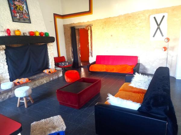 La Maison Pop-70's-spot Nature-b&b - France