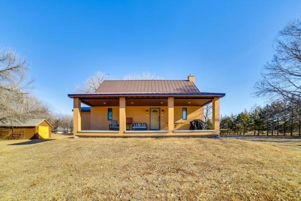 Covered Porch And Grill 1-acre Property In Bristow! - Nebraska