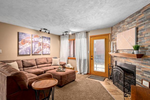 Giant Steps 14 Ski In Out - Brian Head, UT