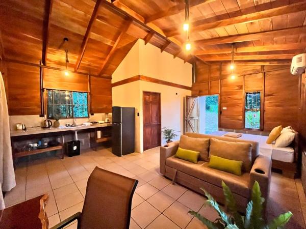 Rain Forest Cabin With Trails And River - La Fortuna
