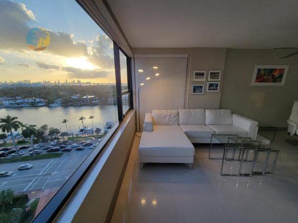 Alexander 1419 - Miami Beach