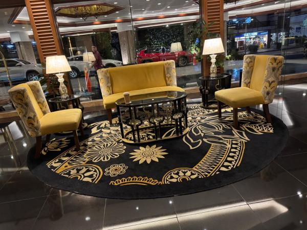 Large Family Groups In Air Residence Makati Gym Swim Park 300 Mbps - Manila