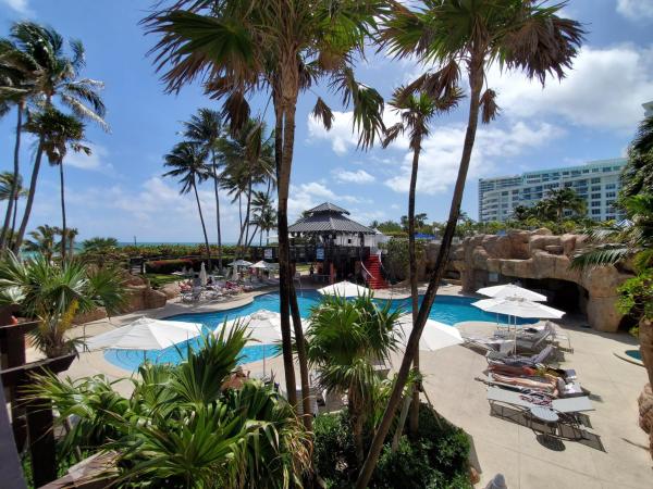 Alexander 81921 - South Beach, FL