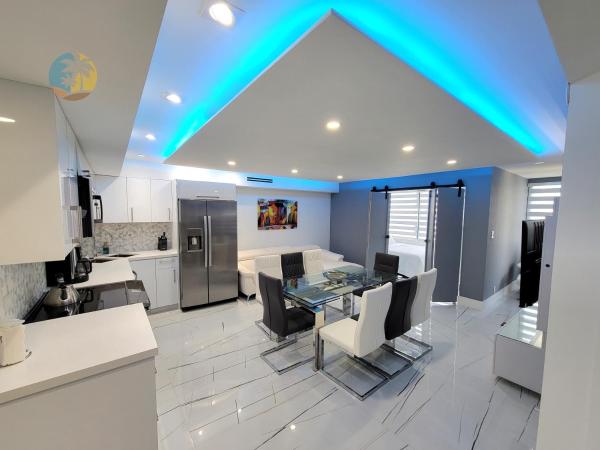 Alexander 903 - Miami Beach, FL