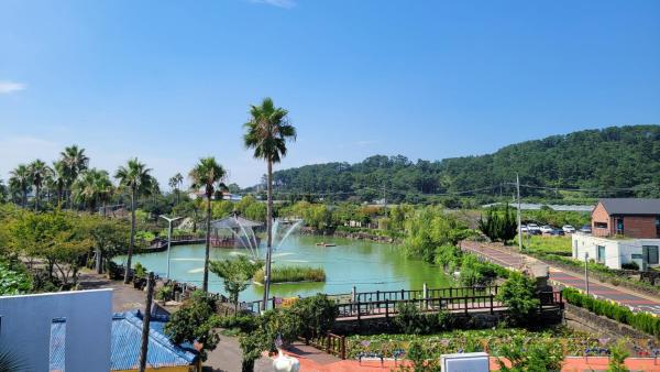 Aewol Yeonhwachon Pension - Jeju-si