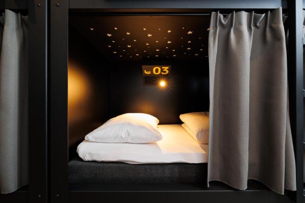 Little Monkey Hostel - 엔스헤데