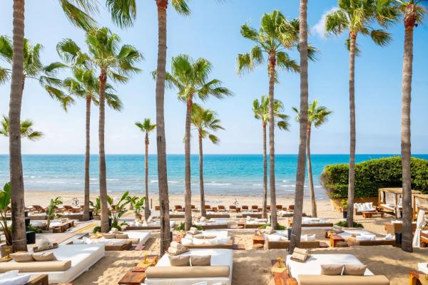 The Oasis by Don Carlos Resort - Marbella