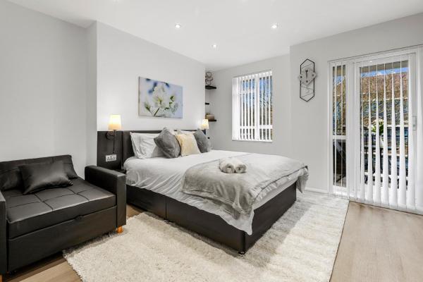 Jasmine Suite By Yielding Bricks - Bromley