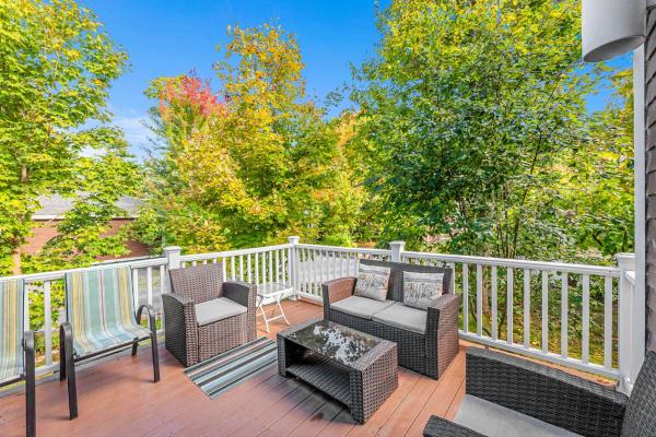 5 Farm View - Ontario