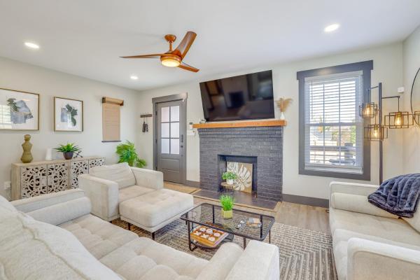 4 Mi To Liberty Bridge Greenville Getaway With Deck - Travelers Rest, SC