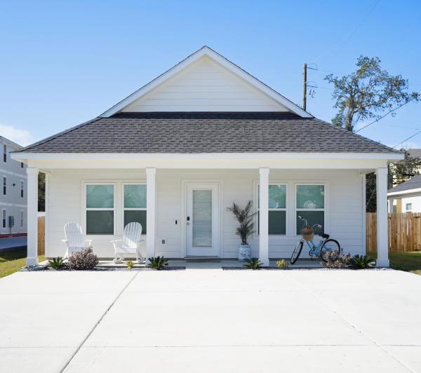Walk To The Beach Comes With Two Bikes - Biloxi, MS