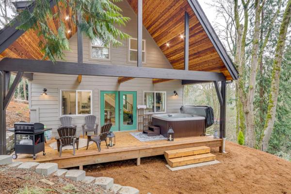 Near Rivers And Boating Home With Hot Tub In Longview - Kelso, WA