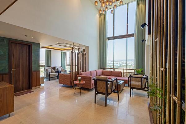 Alaya Stays Manhattan 1804 - 3 Bhk Duplex With Stunning Views, Office & Stylish Bar - Jaipur