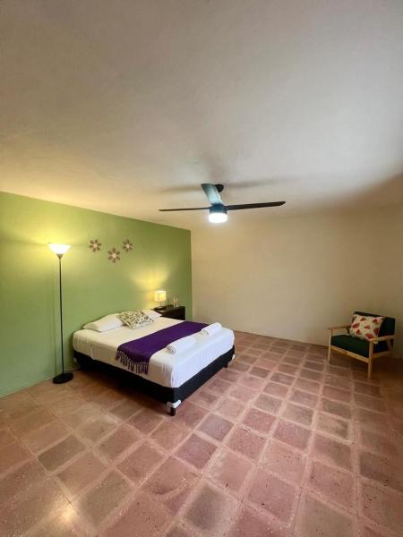 Casa En El Centro De Mérida, 5 Habitaciones Y 3 Baños, Ideal Para Grupos - Campeche