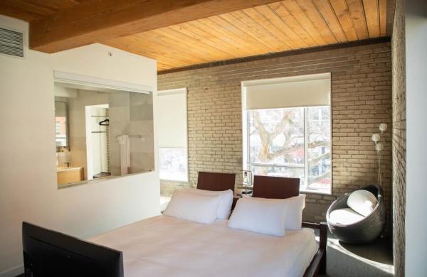 Hotel Ocho - Toronto, ON