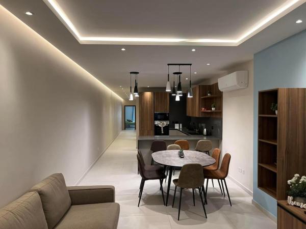 Superb 3 Bedroom Maisonette In Gzira Promenade - La Valeta