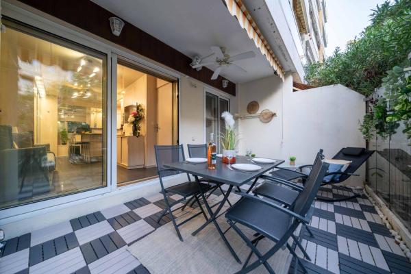 Ciel D Azur Avec Terrasse En Plein Centre Près De La Croisette - Cannes