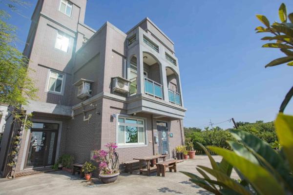 Country House Homestay - 진닝 향