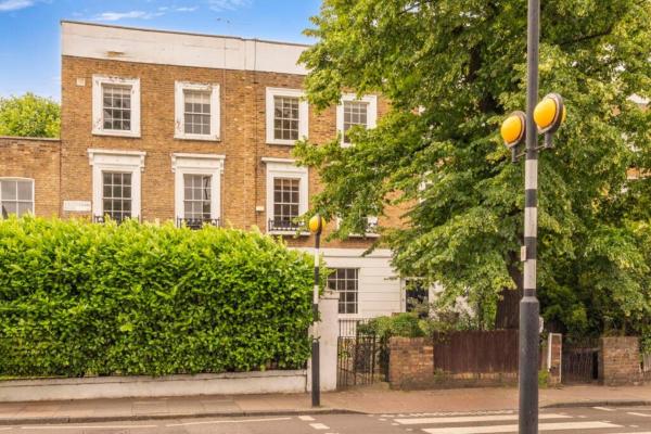 Caledonian House In Central London - Hertfordshire