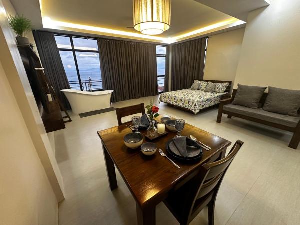 Couple Suite Batangas Private Tub And Sunset Balcony - Lobo