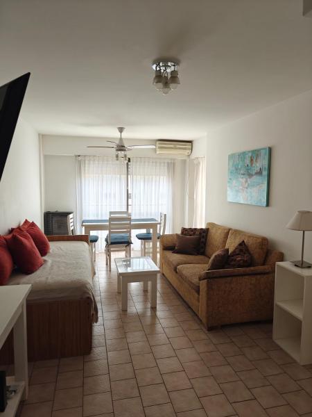 Departamento Amoblado En Pleno Centro, Con Cochera - Bahía Blanca