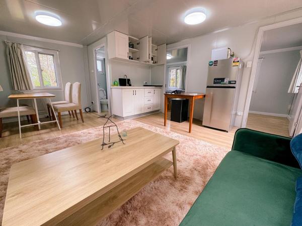 Aak Cabin - Standalone Riverfront Cabin - Atherton