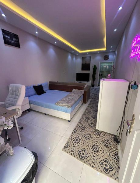 Private Entrance With Greece Style - Riyadh
