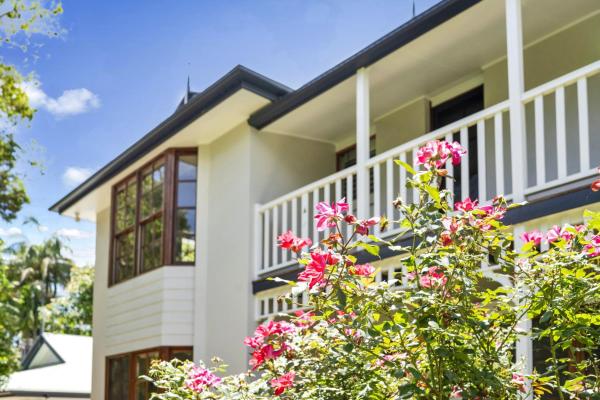 The Avenue At Montville - Montville