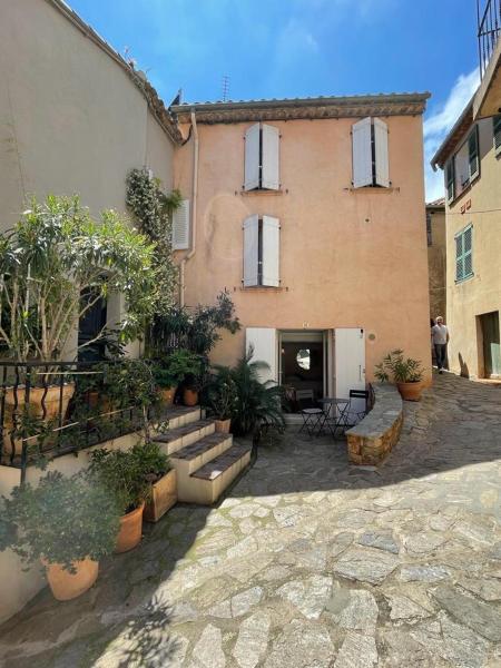 Maison De Village 3 Chambres Avec Petite Terrasse - Ramatuelle