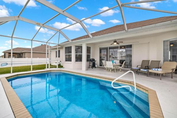Villa Grace - Quiet Home W/fenced Yard & Pool Table - Perfect For Families W/pets! - Swfl Rentals - Pine Island, FL