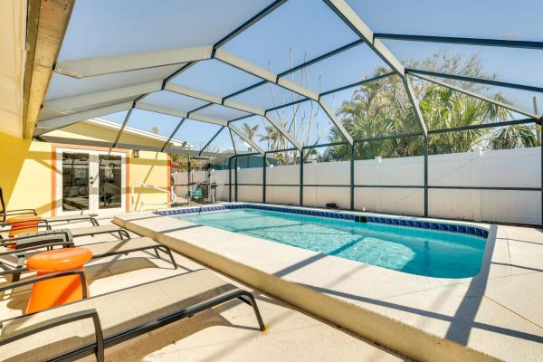 Walk To Fort Myers Beach Family-friendly Getaway! - Fort Myers Beach, FL