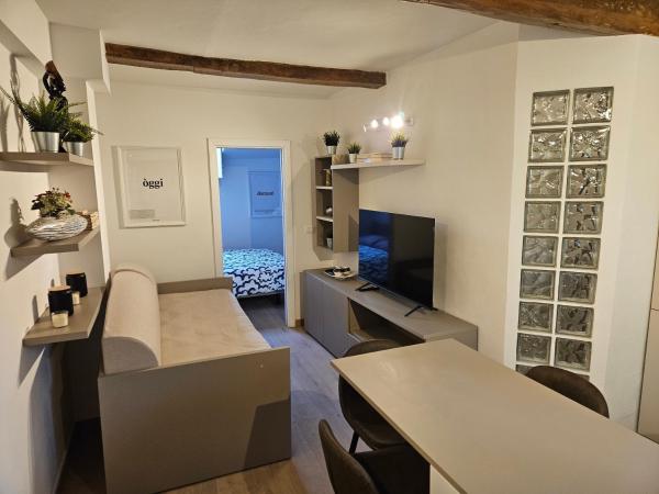 Elegant And Beautiful In The Heart Of Modena - Modena