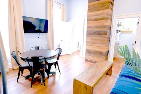 Governors Apartment - 2 Bedroom - Steps To Fq - Mardi Gras New Orleans