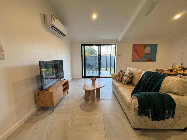 Modern Simplicity Granny Flat In Belmont - Brisbane
