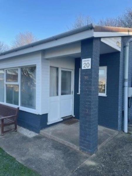 Lovely Chalet On An Excellent Holiday Park In Lowestoft Ref 12020b - Great Yarmouth