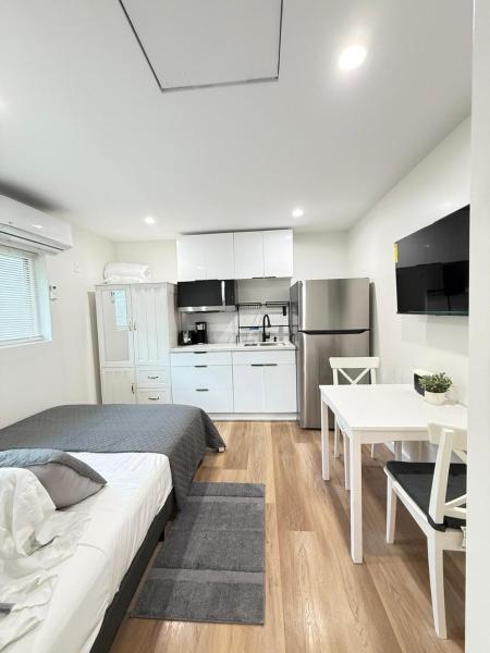 Modern Studio Stylish &Cozy Ieft Unit - Los Ángeles