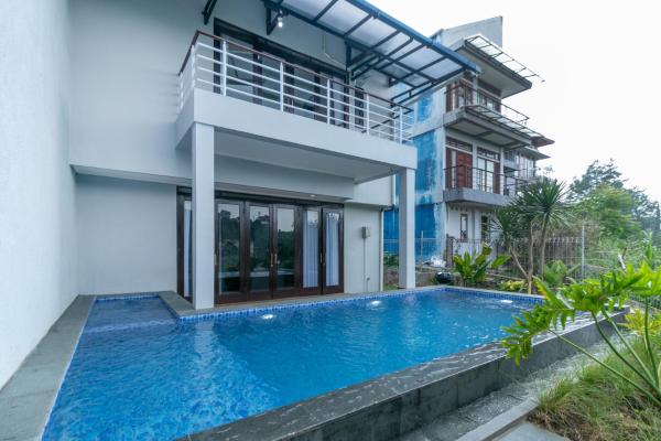 Family Only Private Pool Villa - De Reiz Aisyah Syariah 3br - Bandung