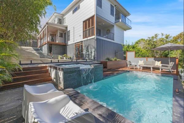 Chic Coastal Home On Orealla - Noosa Heads