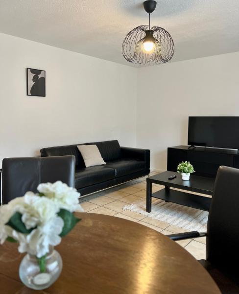 Central 5-bed Apartment, A46 & Central Station & Wi-fi - Wuppertal