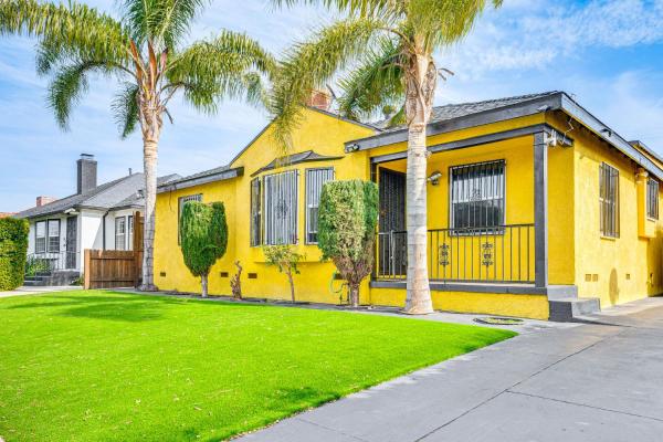 8 Mi To Dtwn La Apt With Shared Patio! - El Segundo, CA