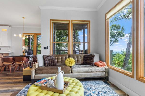 Hiking On-site Mtn-view Burnsville Condo! - North Carolina