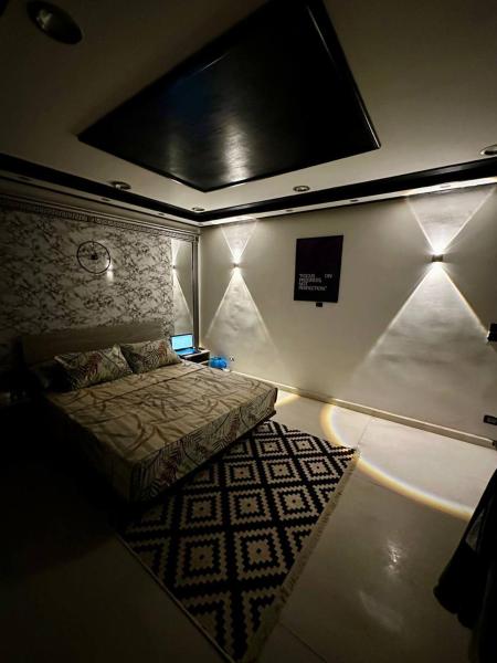 A Private Room Exclusively For Men, Offering Comfort And Convenience For A Relaxing Stay - Cairo