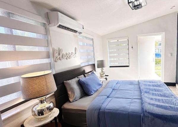 Private Studio By Miami International Airport - Miami Gardens, FL