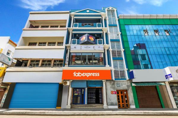 Fabexpress Santhi Inn - 500 Meters From Promenade Beach -
