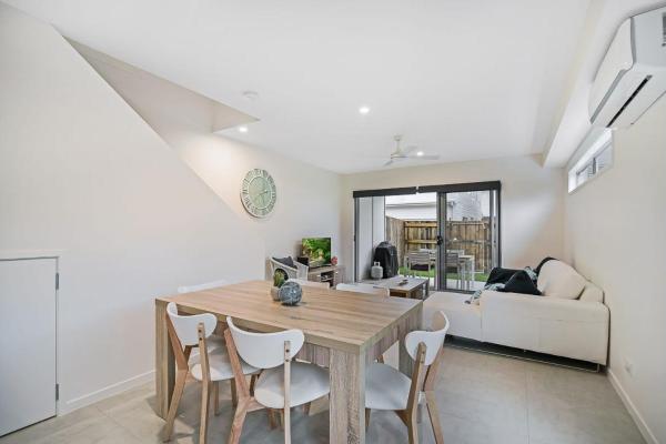 Suncoast Beach Drive Townhouses - Noosa