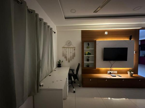 Premium Room Prime Location Hosted By An Iitian - Hyderabad
