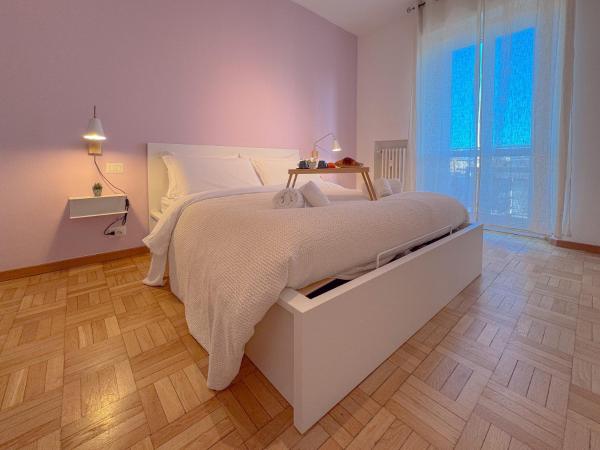 Spacious Apartment With Balcony And 2 Bathrooms By Host Hero - Aéroport de Milan Linate (LIN)