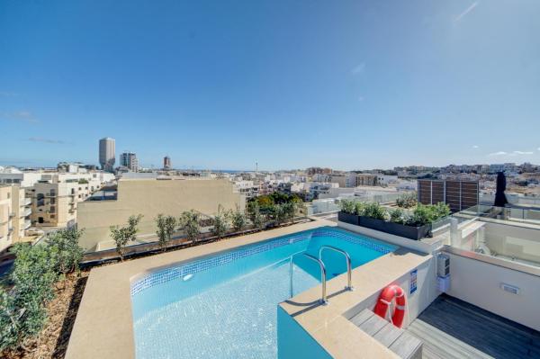 Kuya Duplex - Private Roof Top Pool - City Views - Malta